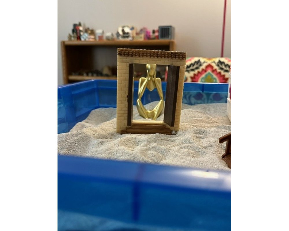 Empty Inside – Sand Tray Therapy